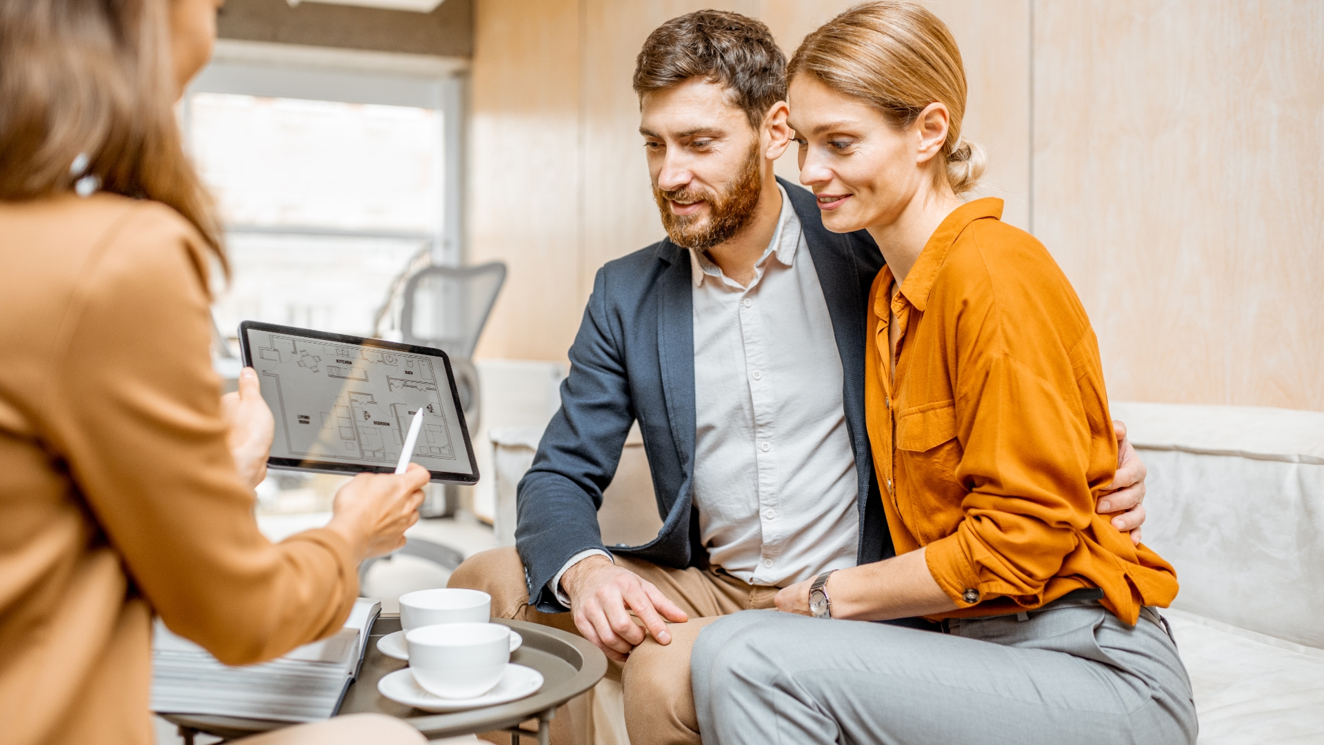 How to Choose the Right Roofing Contractor: Red Flags to Watch Out For ...